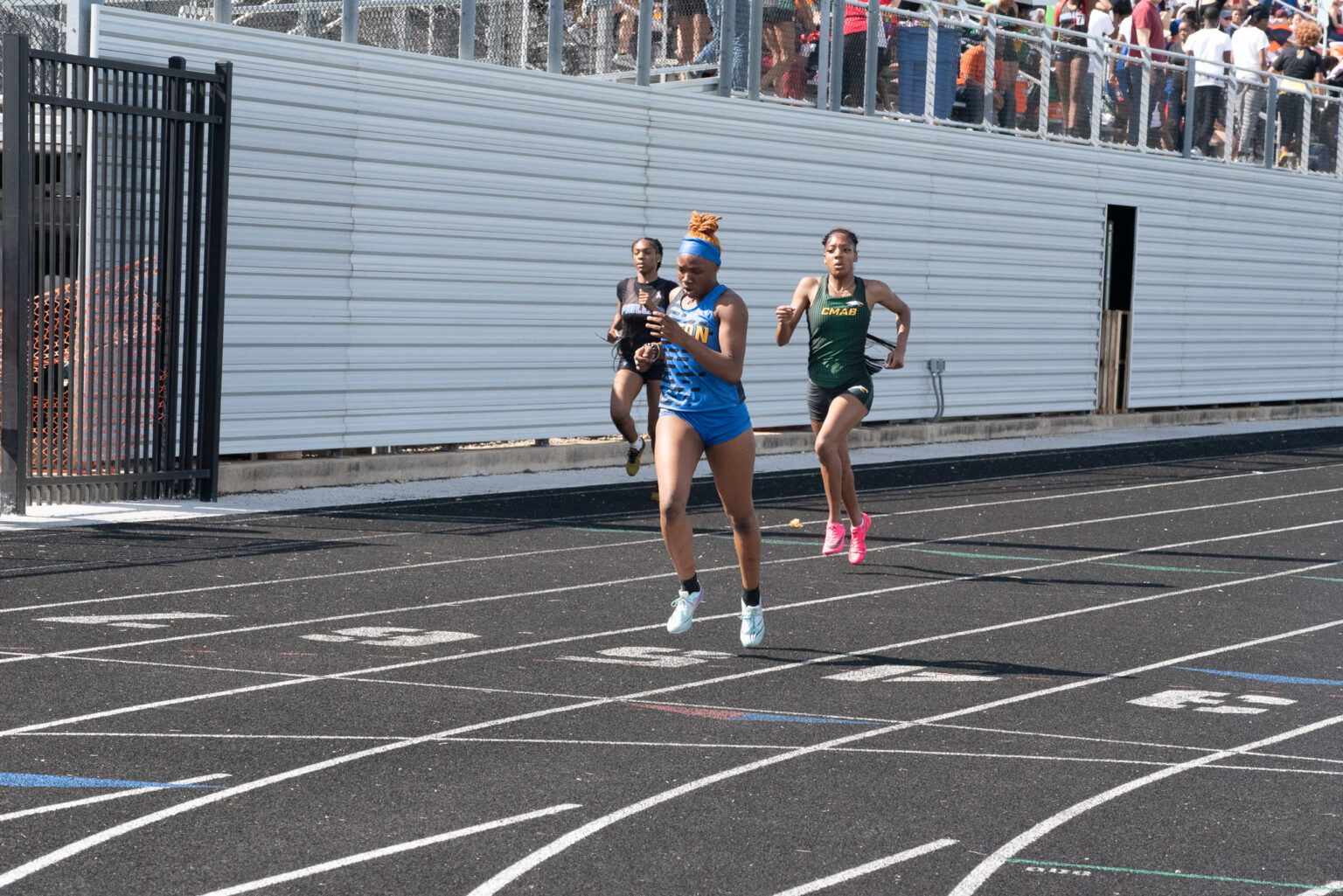 South Shore, Young, Kenwood, Simeon make marks at city girls track and ...