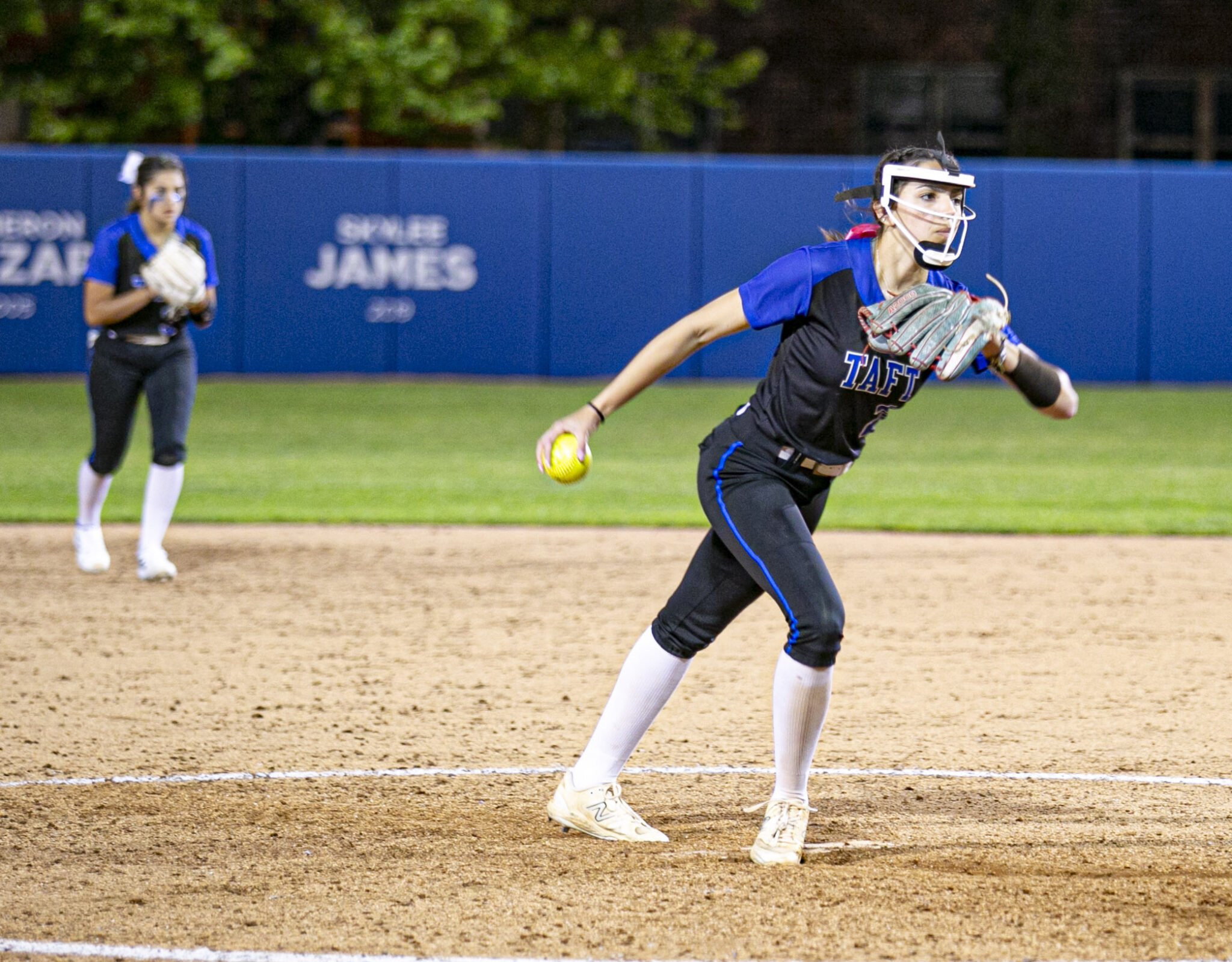 Seniors propel Young to city softball title - Chicago Public Schools (IL)