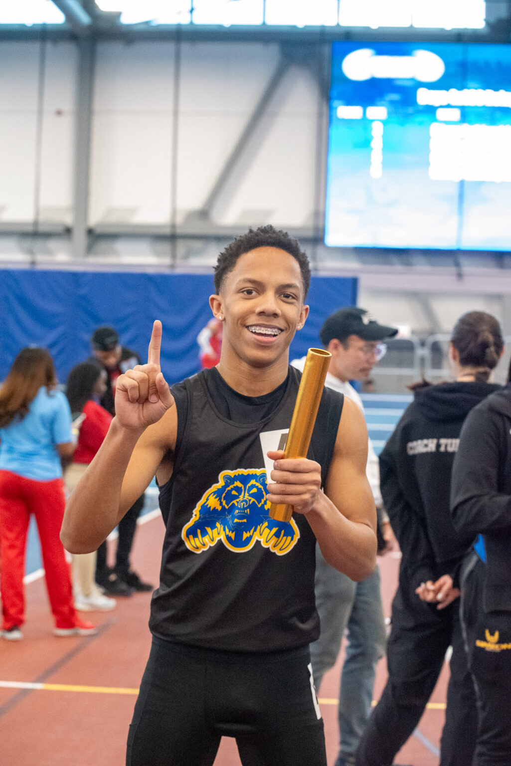 Kenwood boys, Young’s girls win indoor city track crowns - Chicago ...